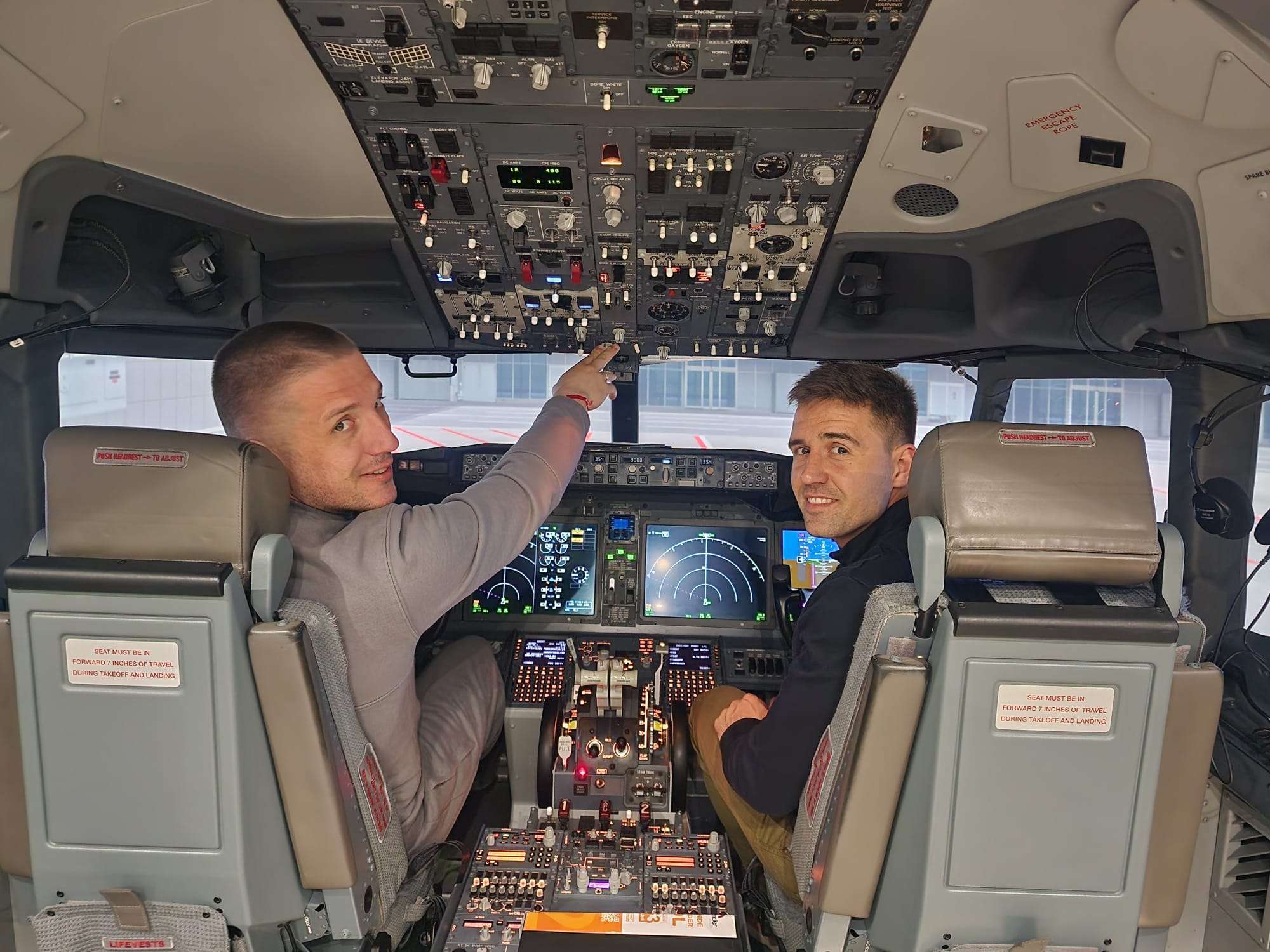 B737NG and MAX Engine run up practical conducted successfully - AVIET