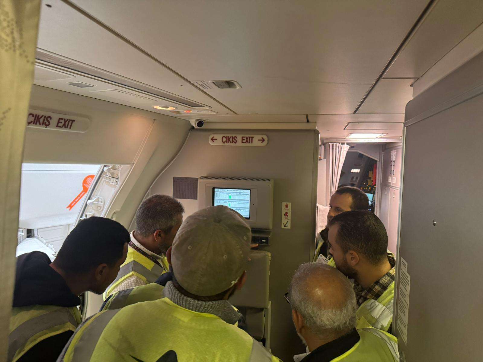 B777 Practical - AVIET